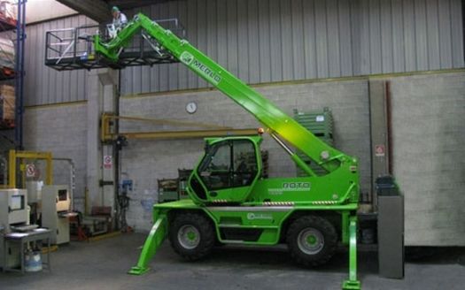 Sollevatori telescopici rotanti Merlo Roto 45.21 (2016 - 2017 ...